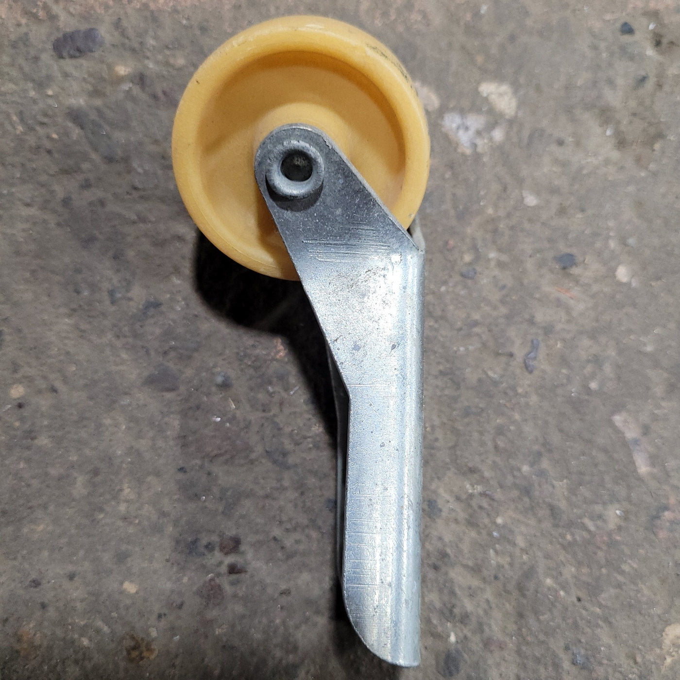 Used Dometic 930004 RV A&E Awning Roller Assembly — RV Part Shop US