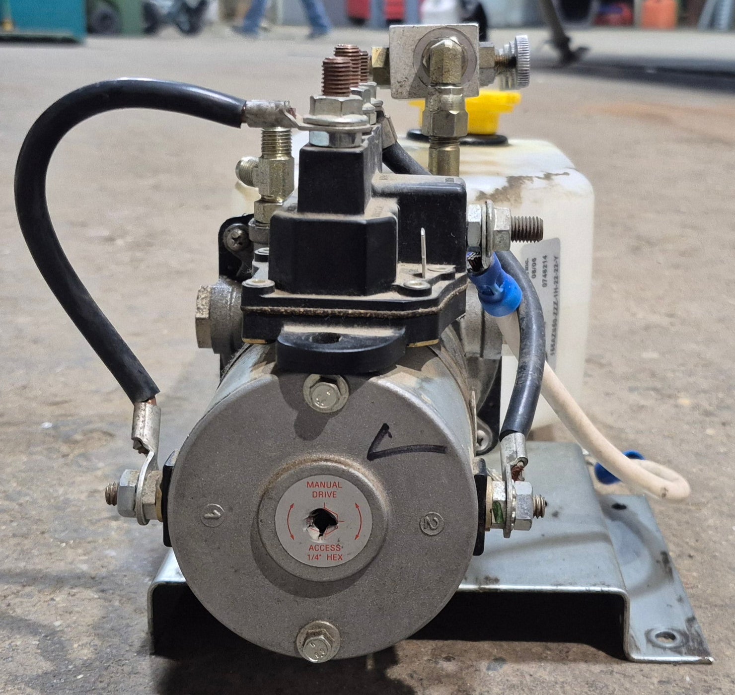 Used Lippert RV Hydraulic Slide Out Motor - 643150 — RV Part Shop US