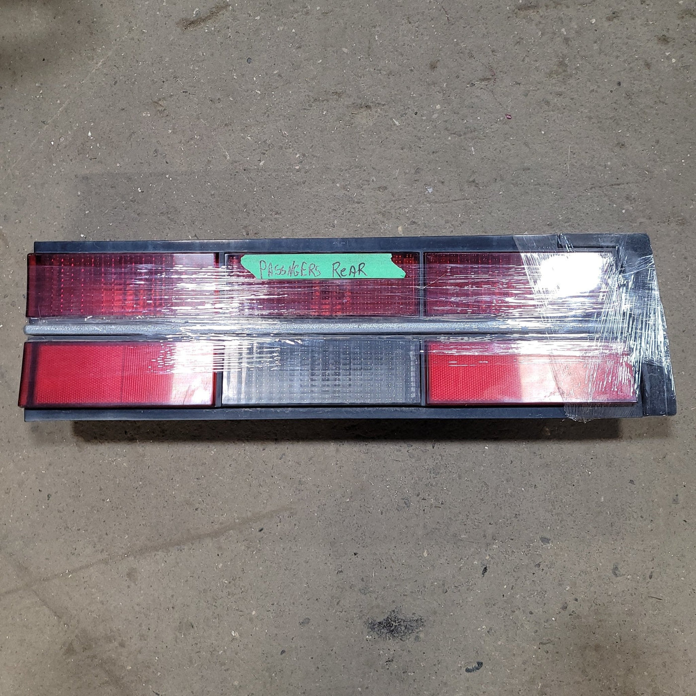 Used Retro Pace Arrow Tail Light Assembly- Passenger Side — RV Part Shop US