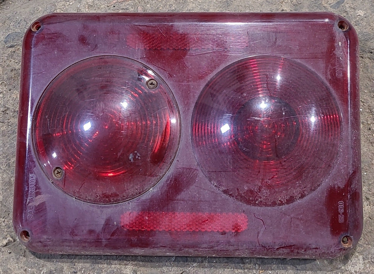 Used RV Tail Light Assembly SAE AIRST00 — RV Part Shop US
